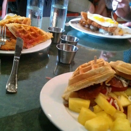 Grindz Restaurant (Now Closed) - Inner Richmond - 832 Clement St