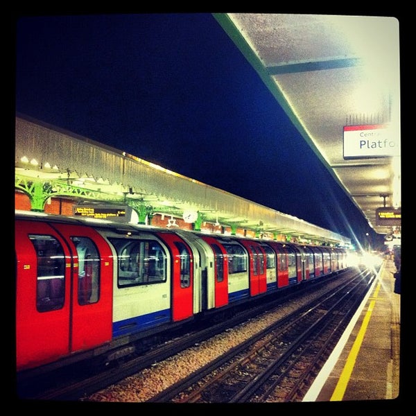 Hainault London Underground Station - Metro Station