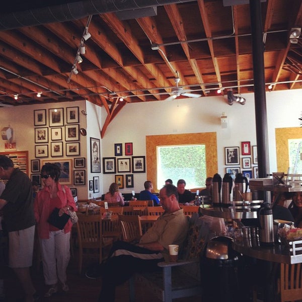 Literati Cafe - Brentwood - 12081 Wilshire Blvd