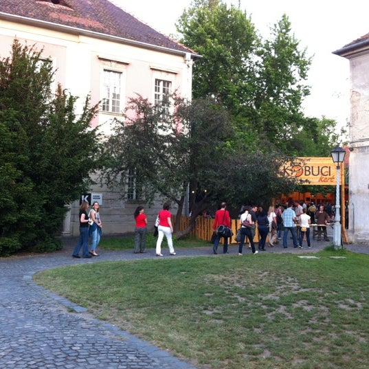 Kobuci Kert - Fo tér - Budapest, Budapest