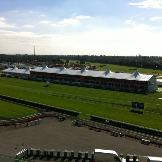 Doncaster Racecourse - Racecourse in Doncaster