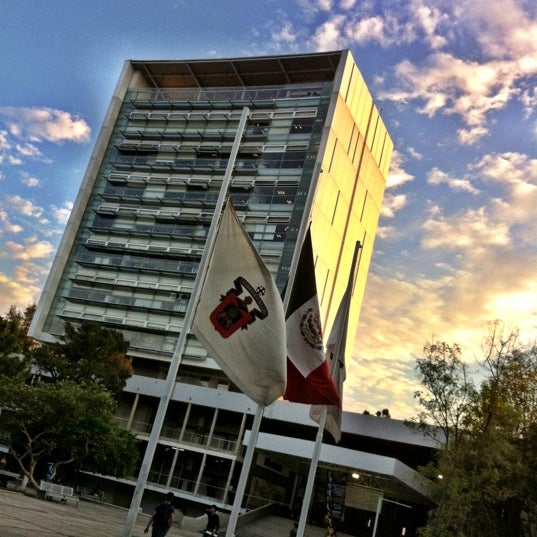 Centro Universitario de Arte, Arquitectura y Diseño (CUAAD Huentitán ...