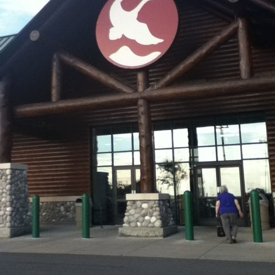 Gander Mountain - Sporting Goods Shop in Cicero