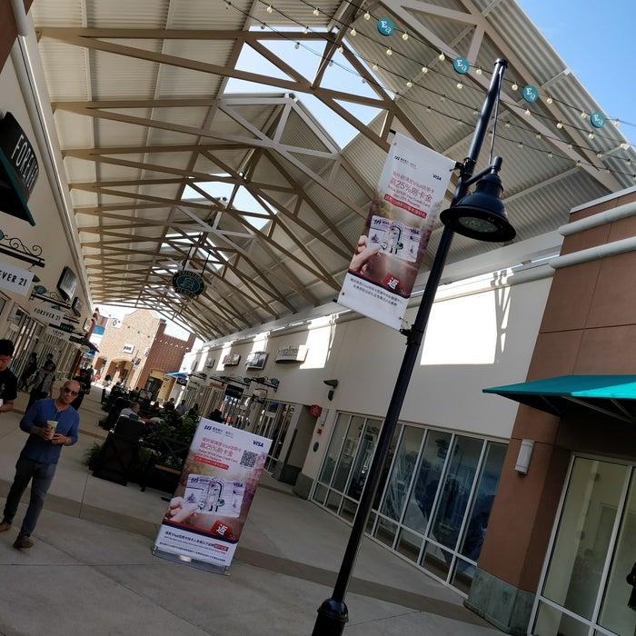 Philadelphia Premium Outlets reviews, photos - Phoenixville - Valley ...